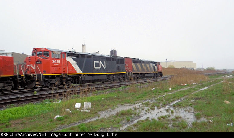 CN 2415